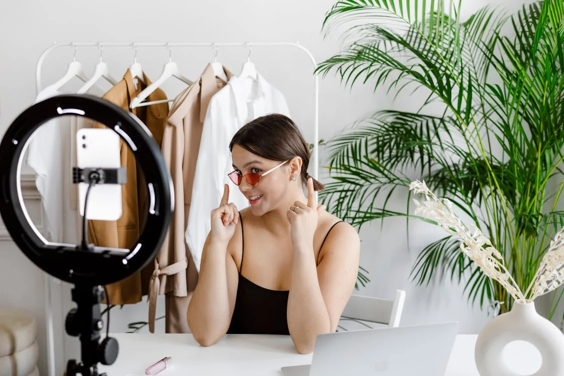 Slovenskí influenceri - kto sú a koľko zarábajú? - Vmagazin.sk